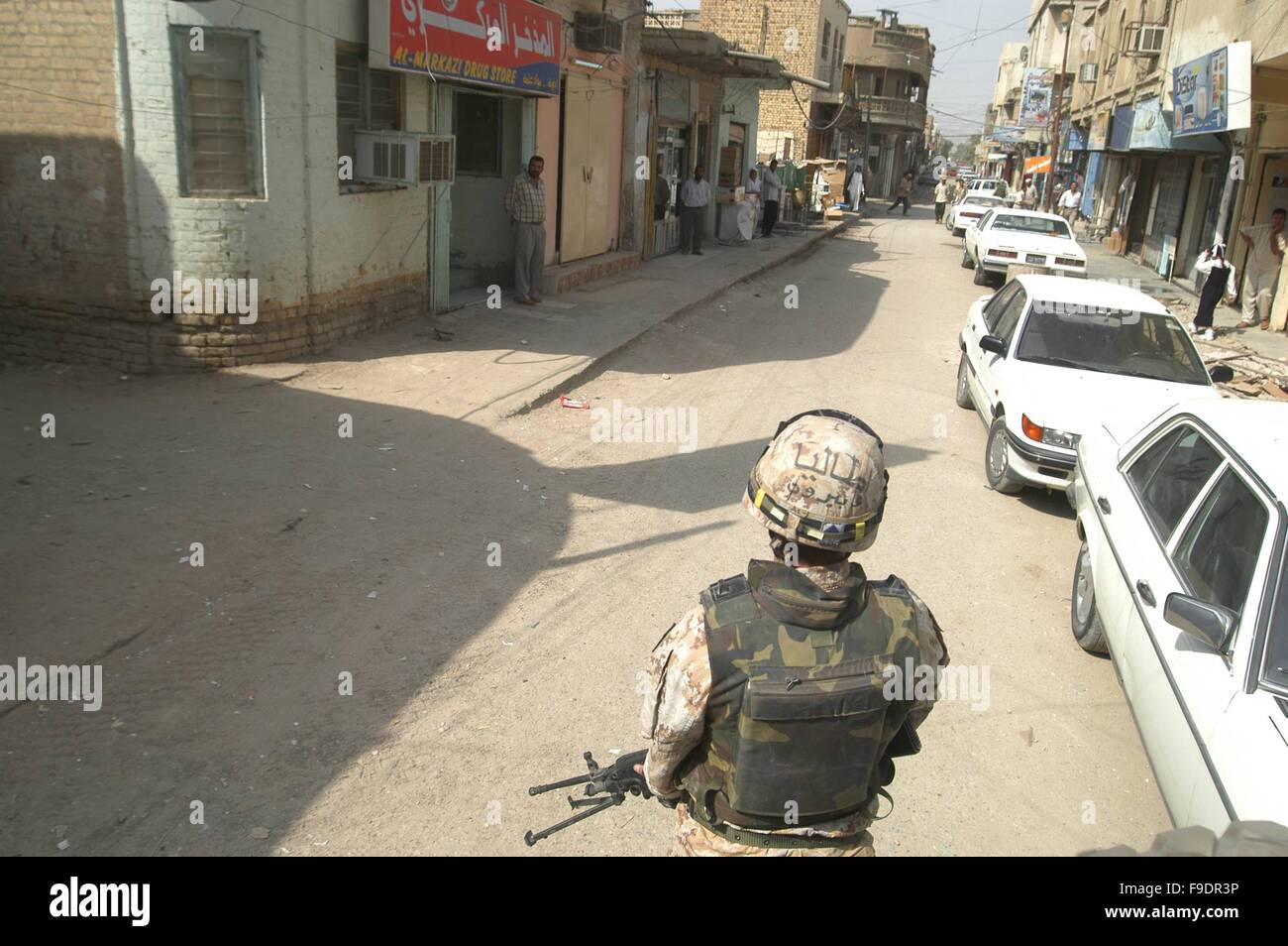 Italian military intervention in Iraq (10/2004) soldiers of the ...