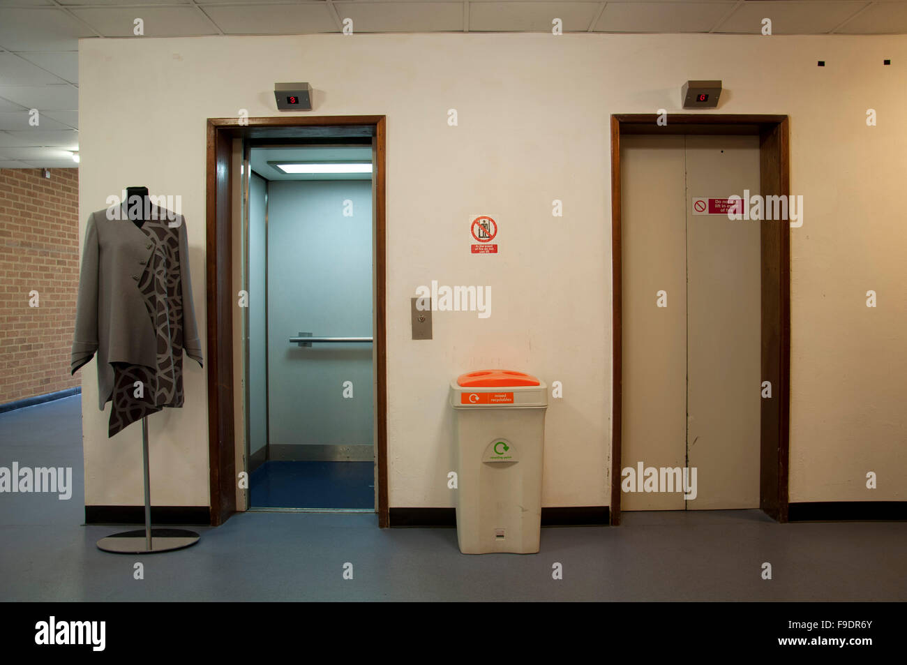 Lift doors hi-res stock photography and images - Alamy