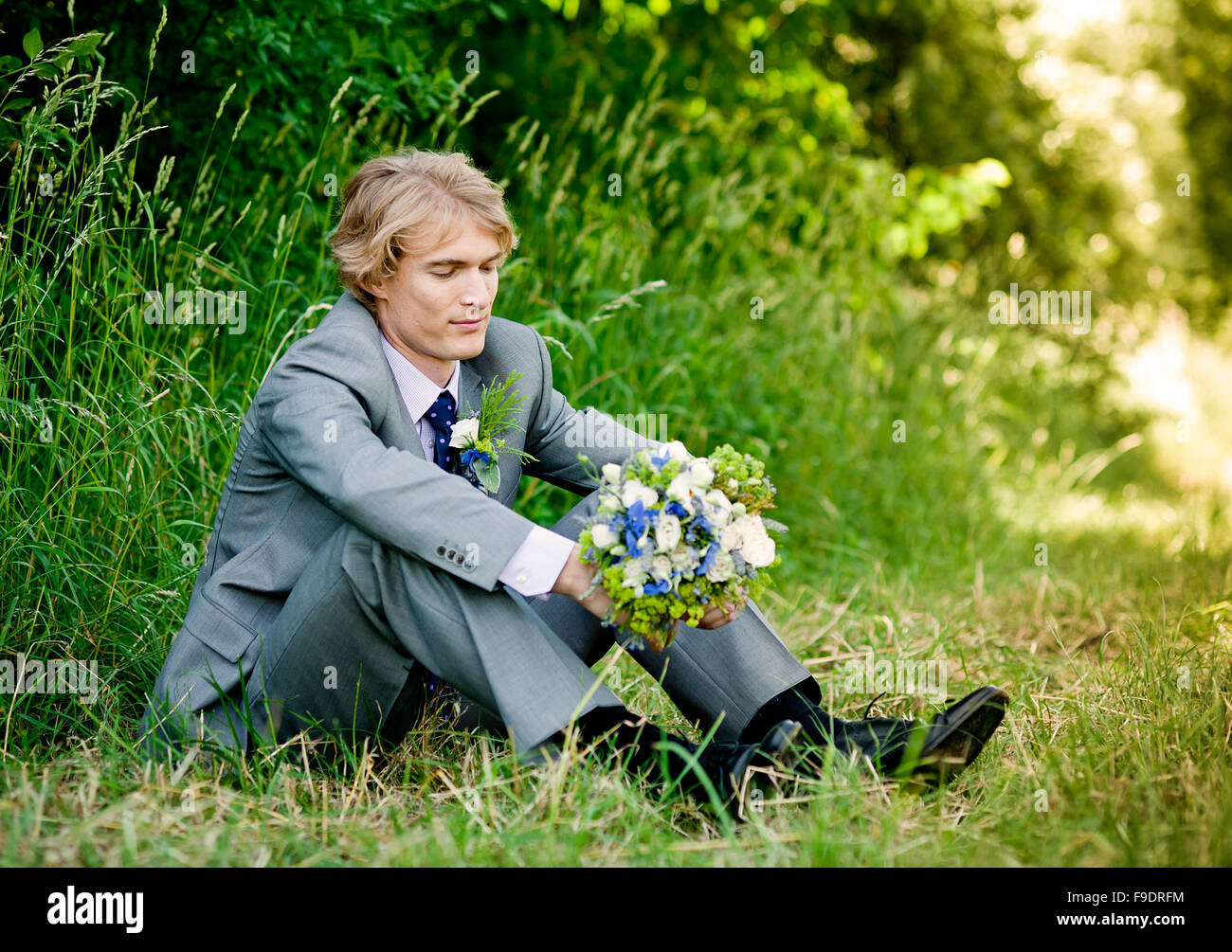 Groom waiting for the bride hi-res stock photography and images - Alamy