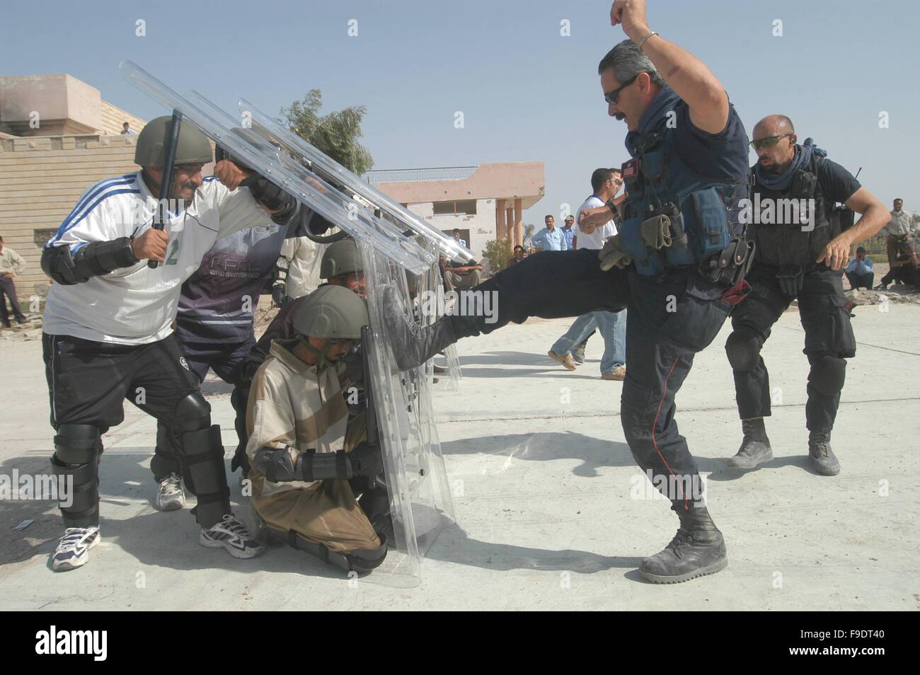 Nassiriya (Iraq) Italian Carabinieri of the MSU (Multinational ...