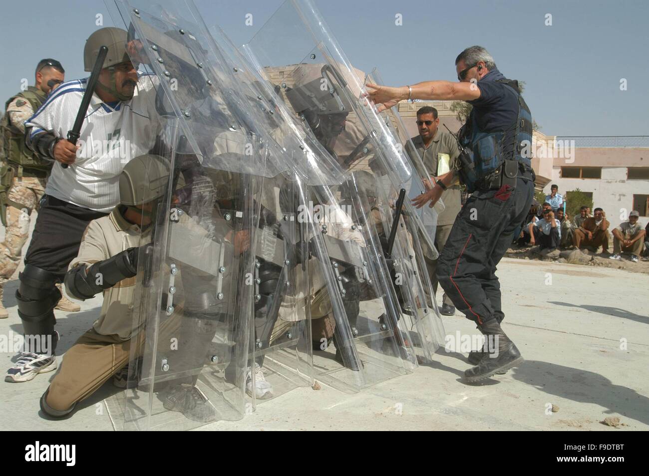 Nassiriya (Iraq) Italian Carabinieri of the MSU (Multinational ...