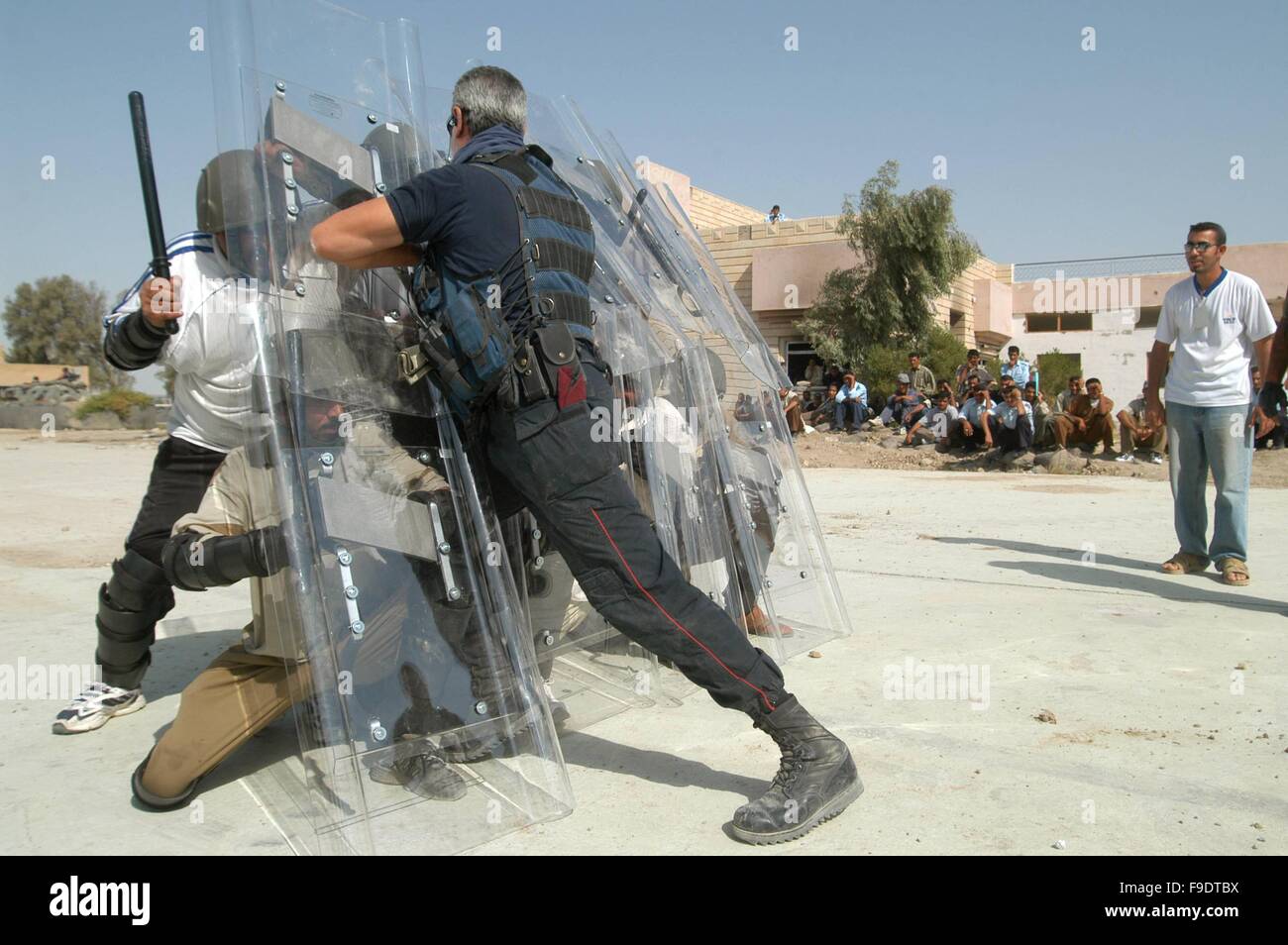 Nassiriya (Iraq) Italian Carabinieri of the MSU (Multinational ...
