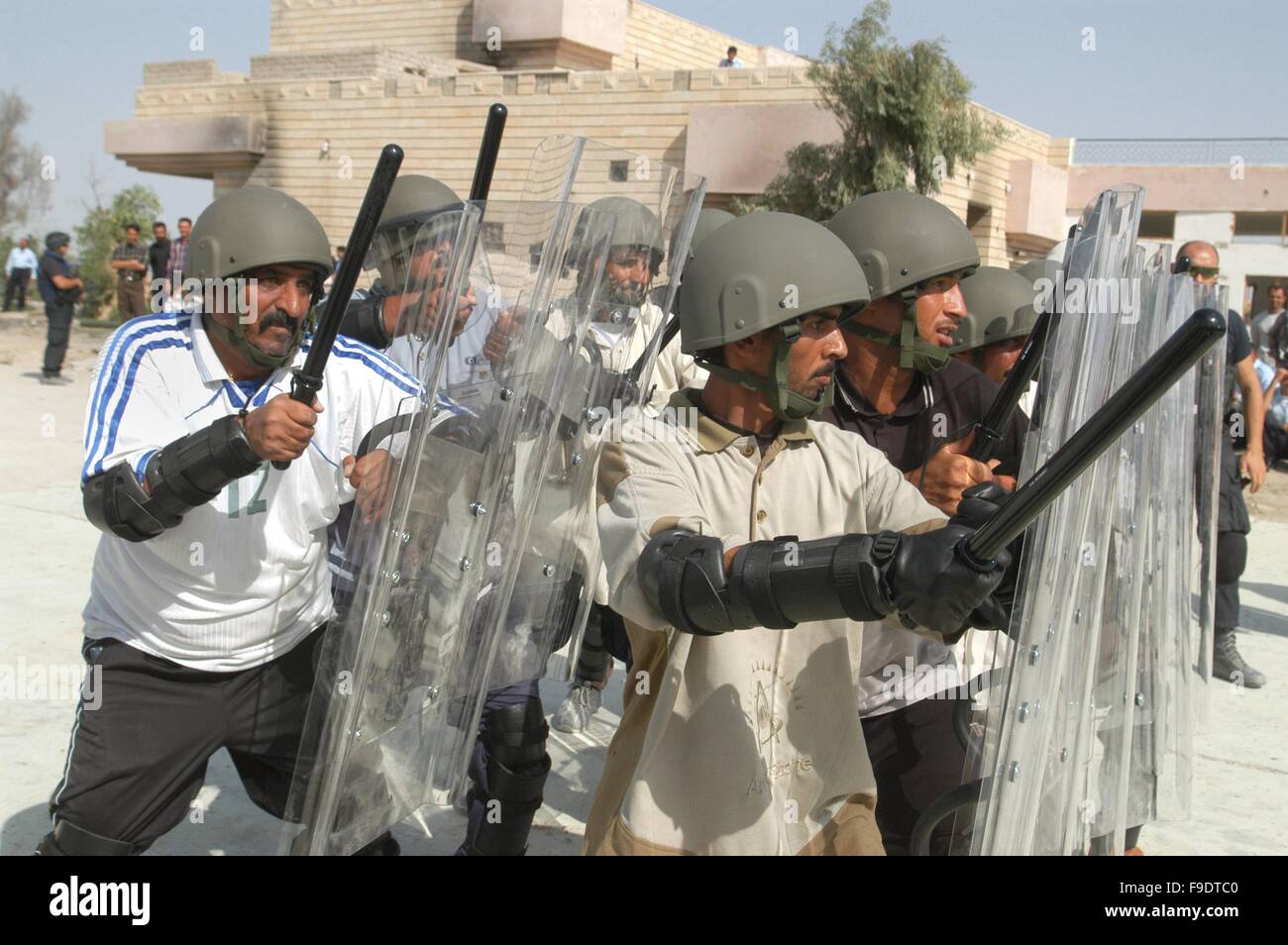Nassiriya (Iraq) Italian Carabinieri of the MSU (Multinational ...