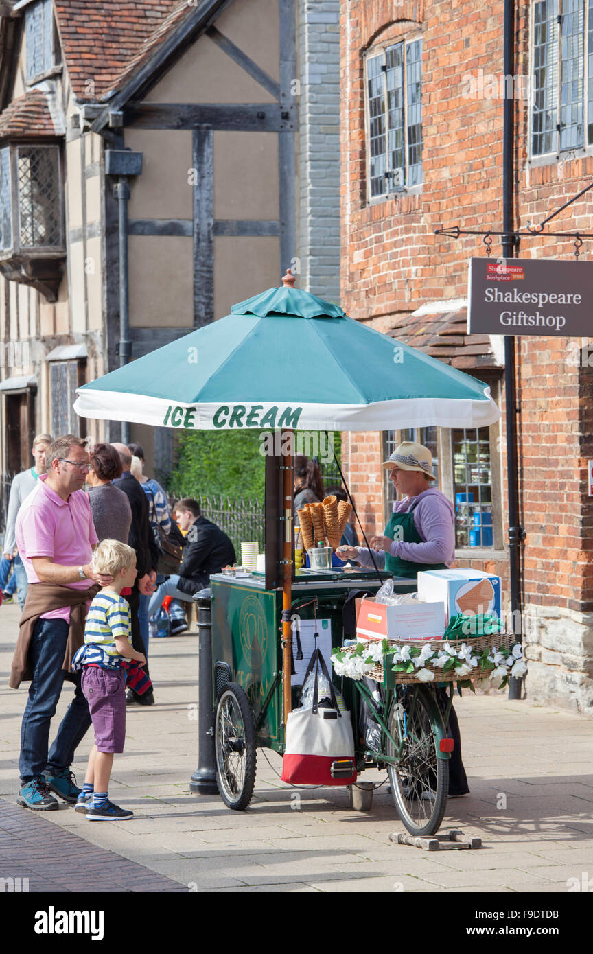 Ice cream stall hi-res stock photography and images - Alamy