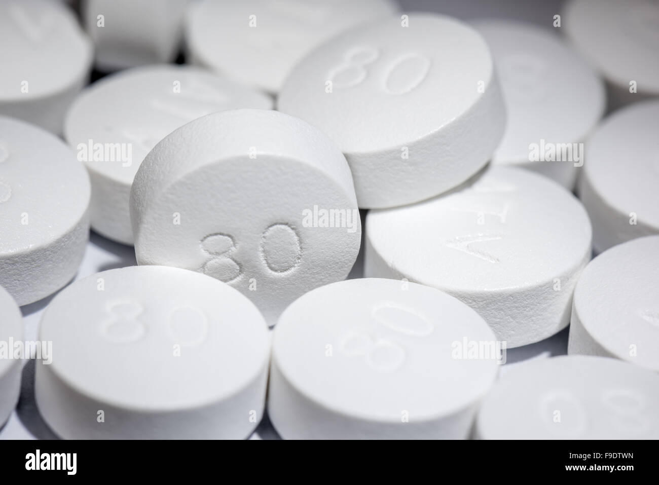 Statin pill hi-res stock photography and images - Alamy