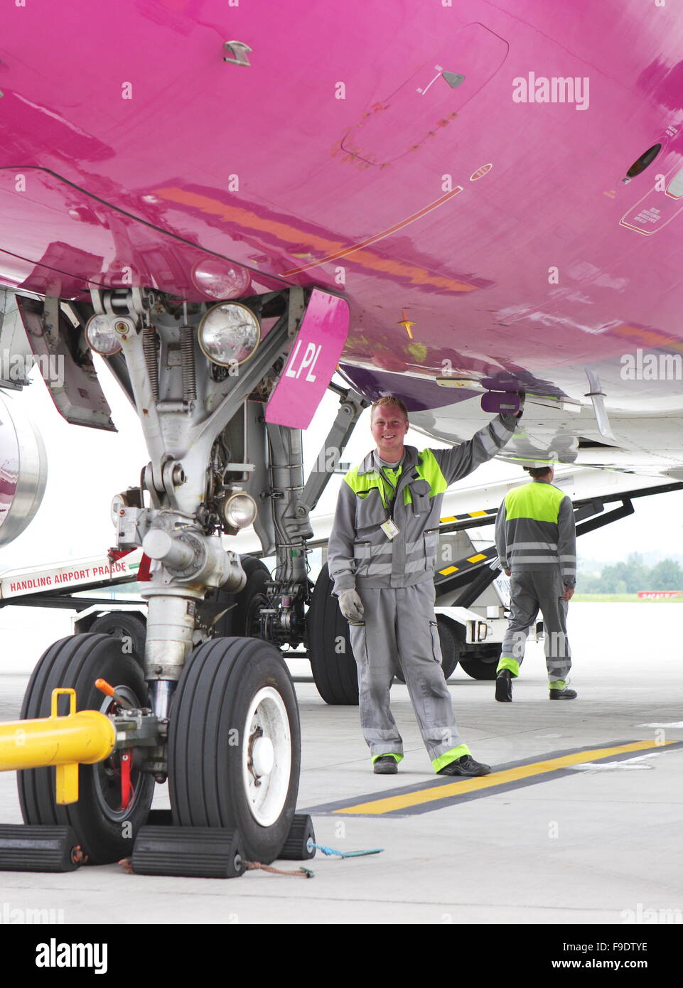 Riggers hi-res stock photography and images - Alamy