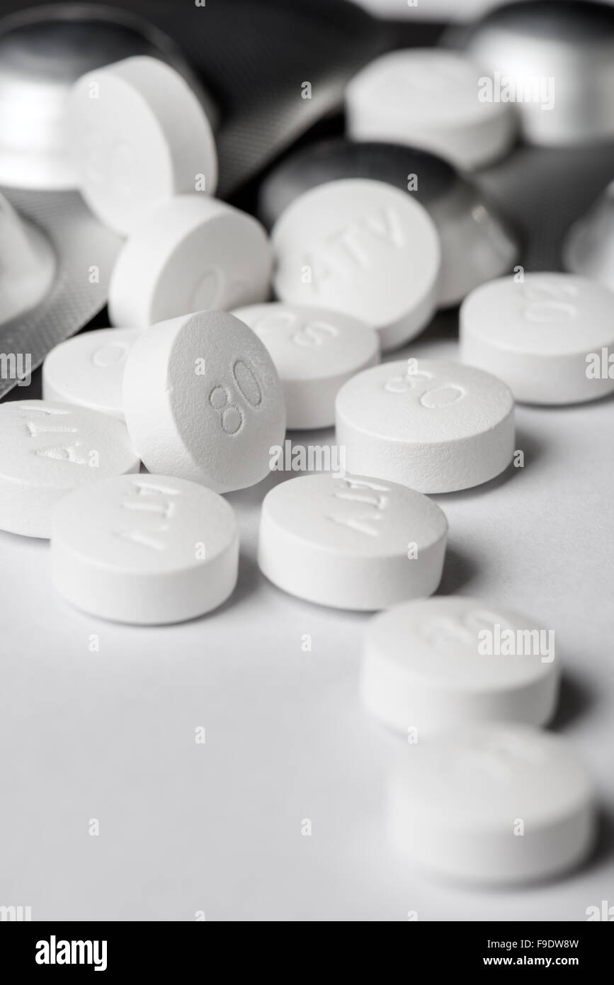 Statin Tablet High Resolution Stock Photography and Images - Alamy