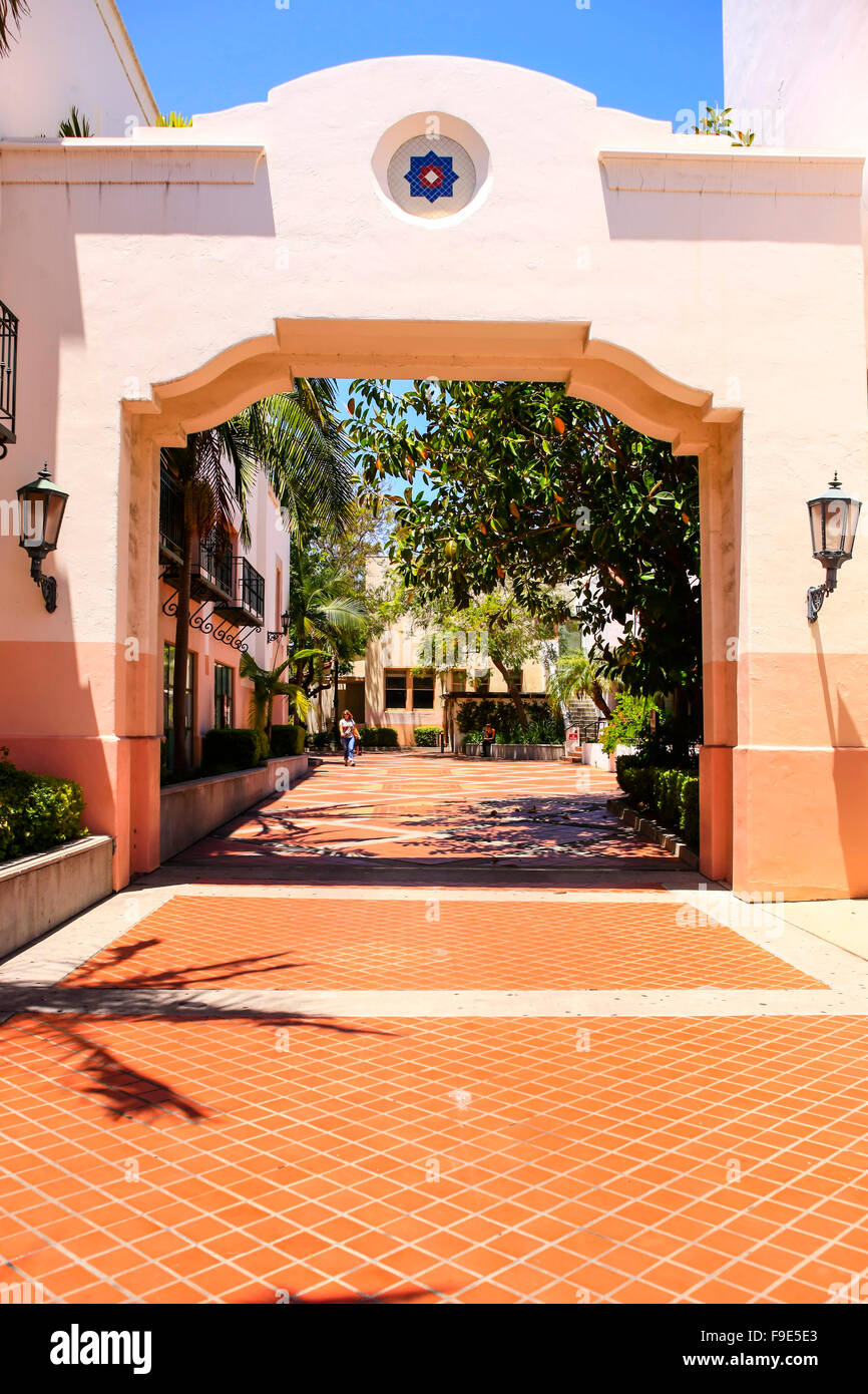 Paseo Nuevo shopping center in downtown Santa Barbara, California Stock ...