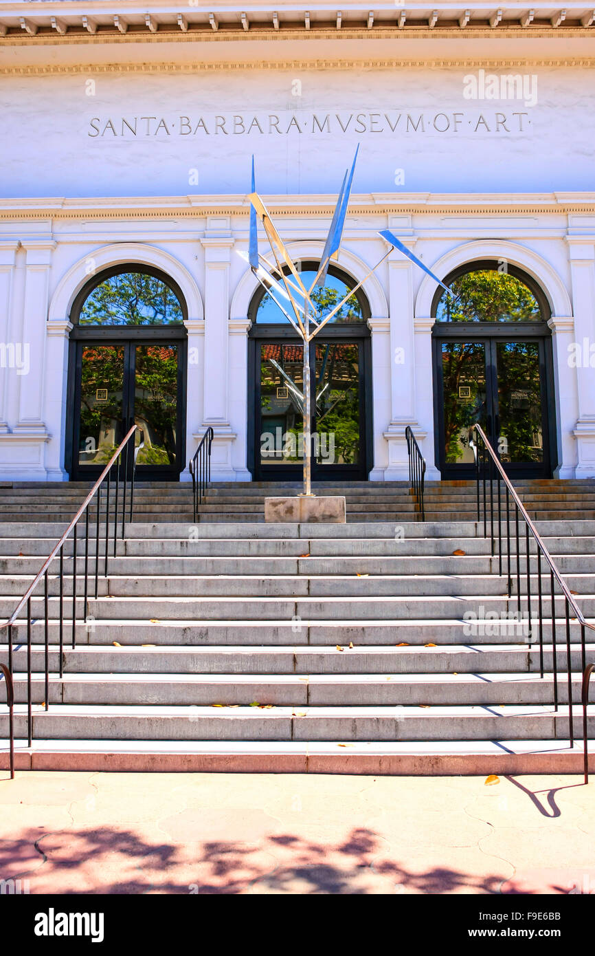 The Santa Barbara Museum of Art on State St in downtown Santa Barbara ...