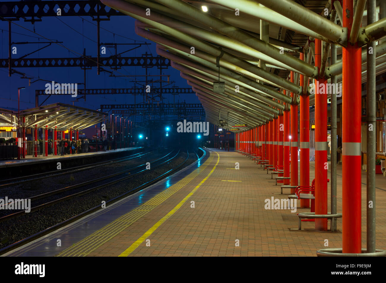 Rugby railway station at night, Warwickshire, England, UK Stock Photo ...