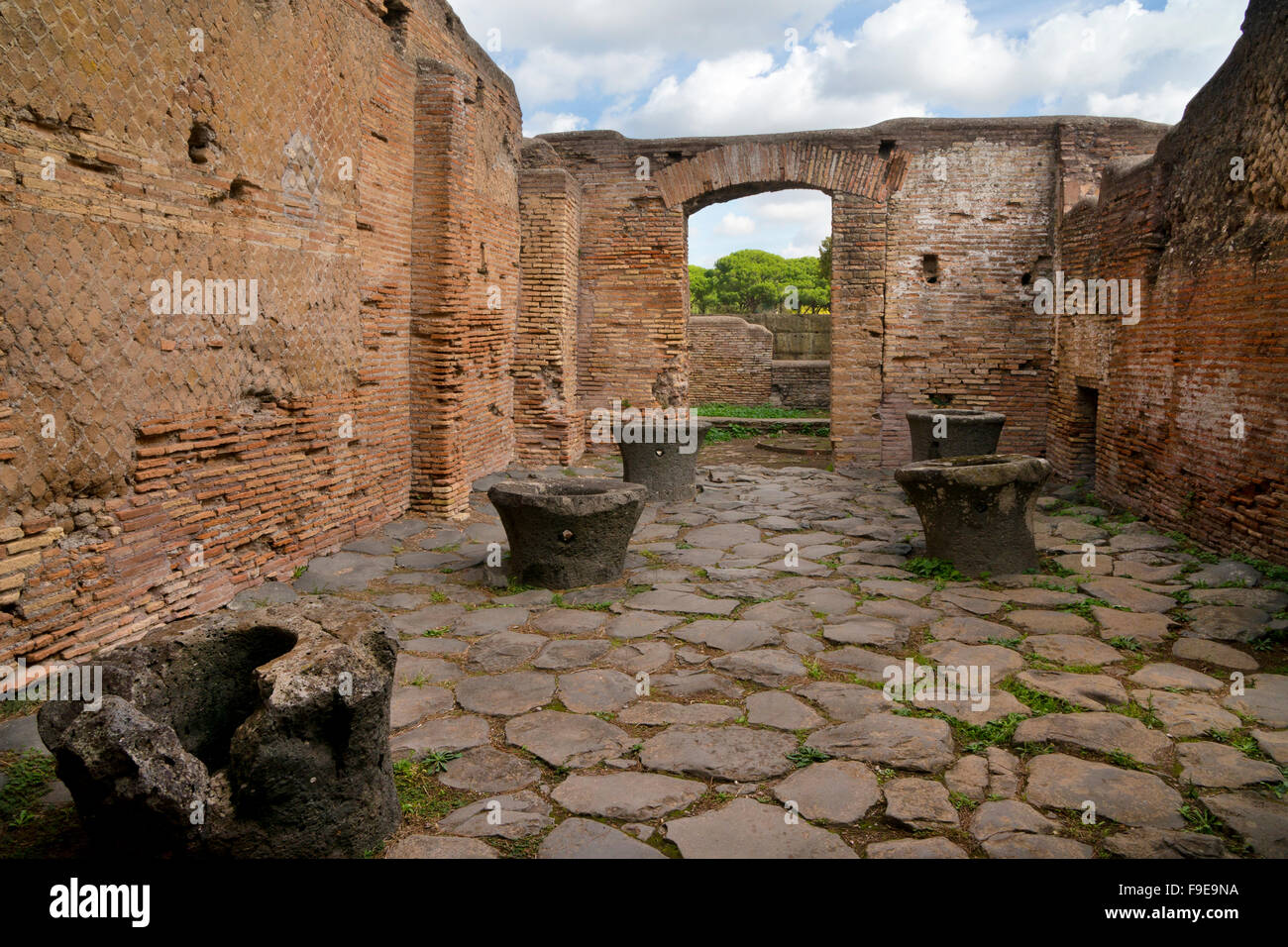 City flour mill hi-res stock photography and images - Alamy