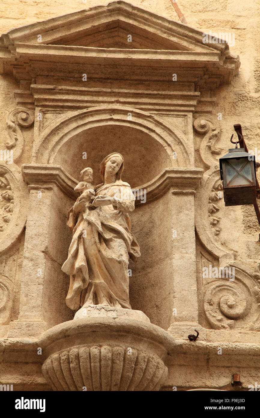 Avignon architecture hi-res stock photography and images - Alamy