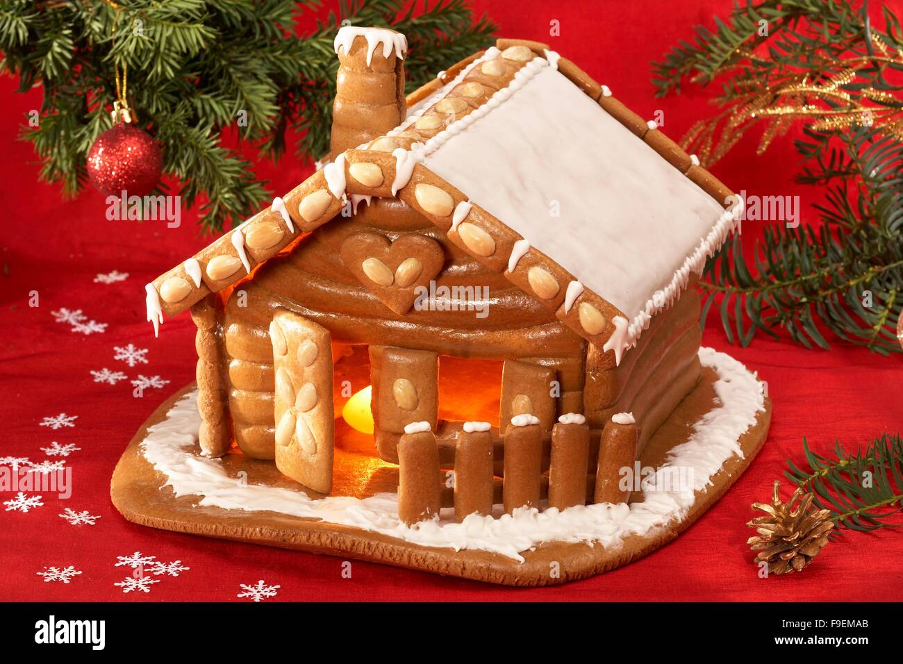 Gingerbread Cottage (step by step Stock Photo - Alamy
