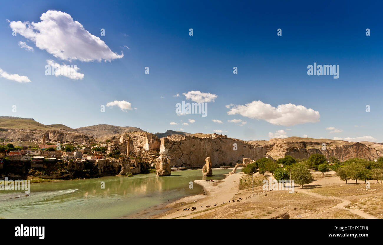 Hasankeyf hi-res stock photography and images - Alamy
