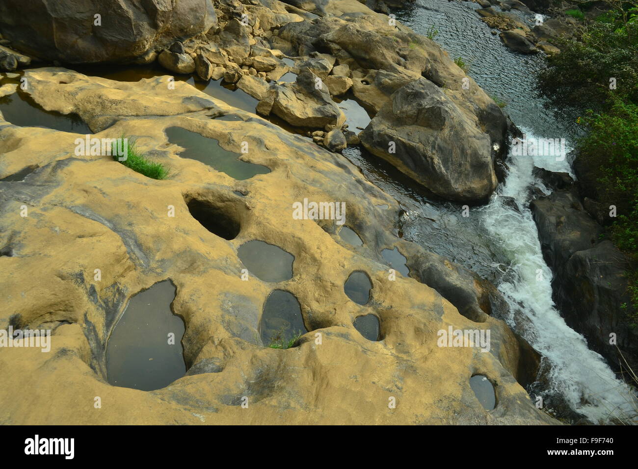 water flowing through rocks Stock Photo - Alamy