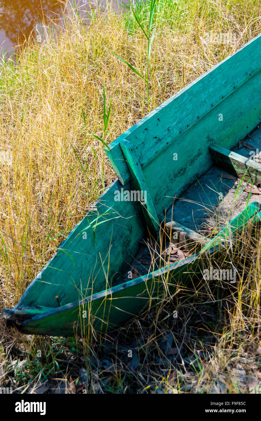 Empty wooden boat hi-res stock photography and images - Alamy