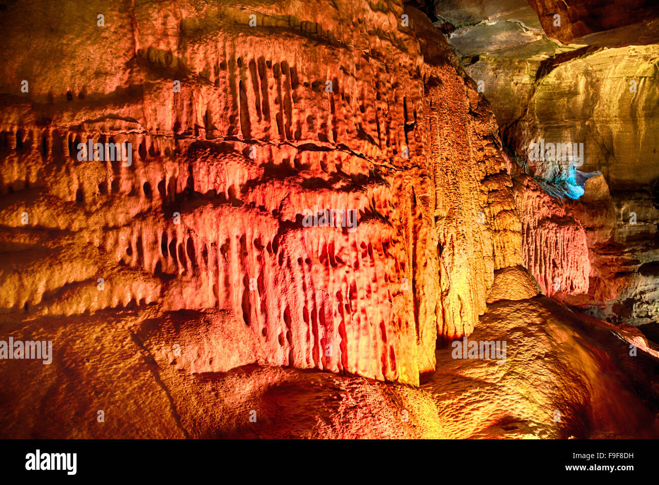 Howe Caverns in Schoharie County is New York State's most popular cave ...