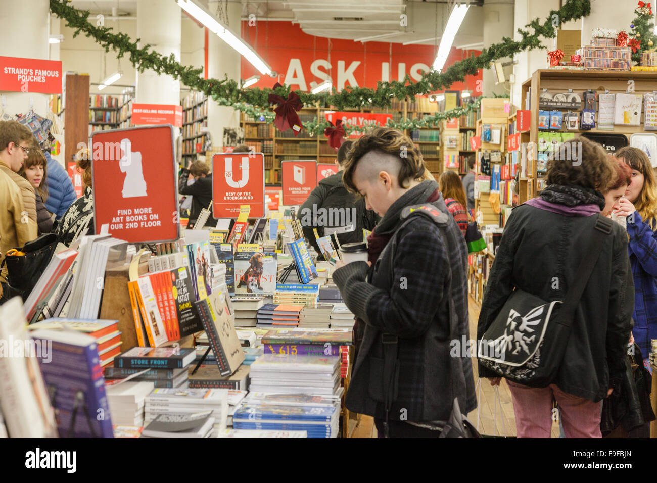Inside the Strand Book store, New York City, USA Stock Photo - Alamy
