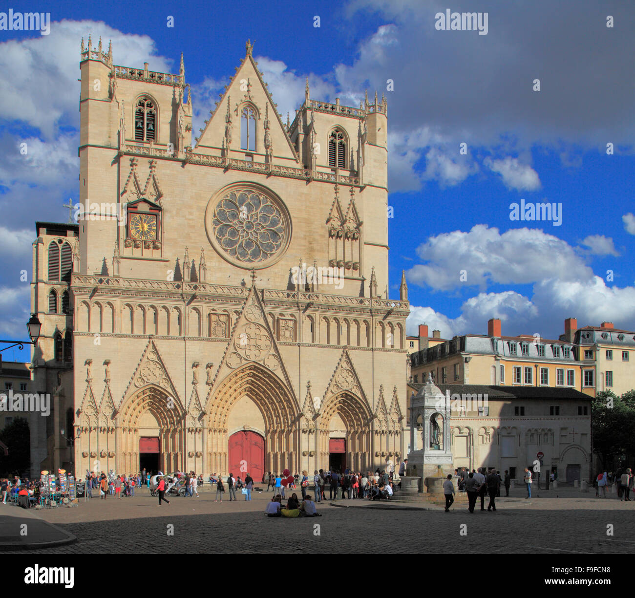 Cathedrale lyon hi-res stock photography and images - Alamy