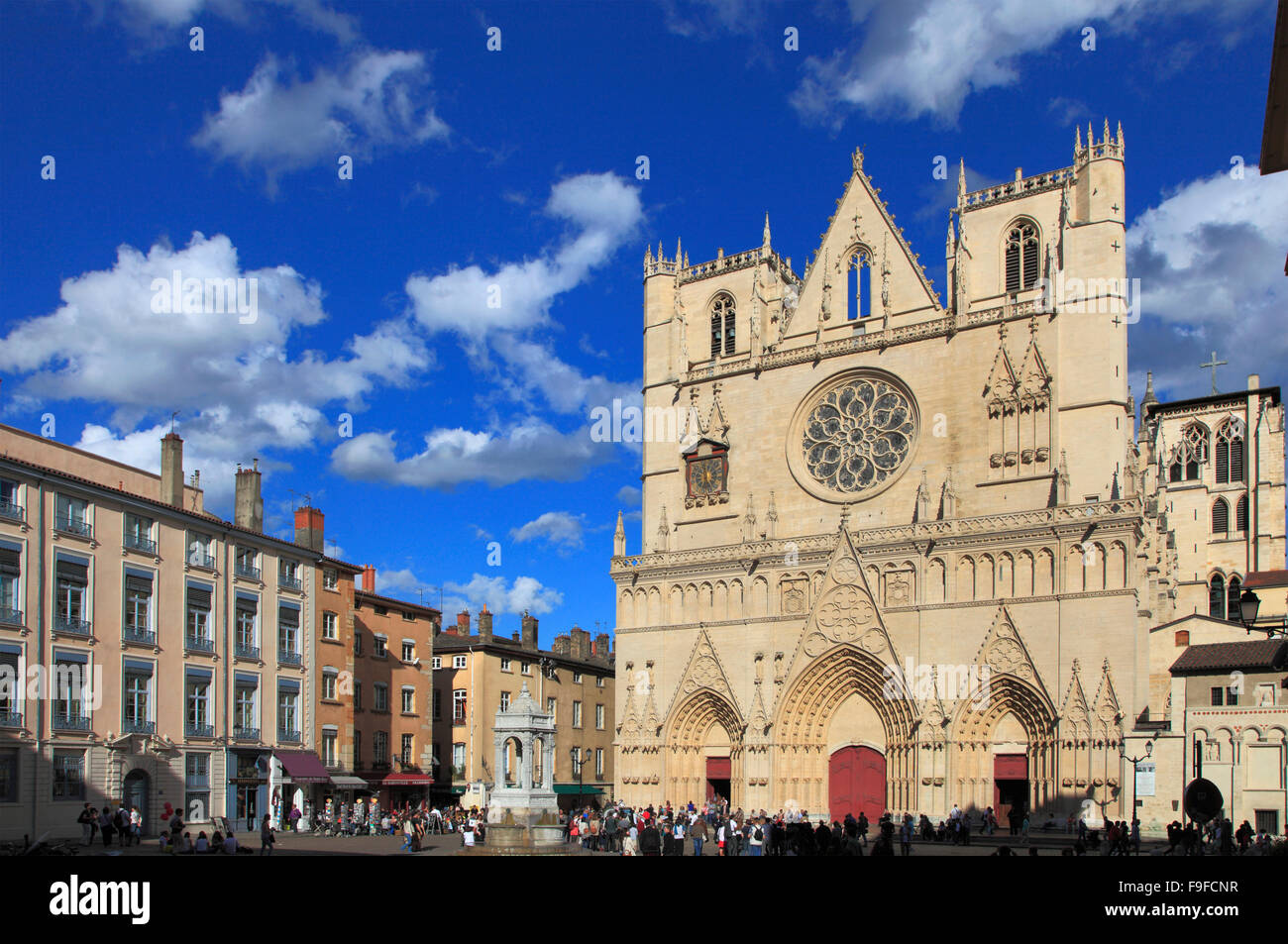 Cathedrale st jean lyon france hi-res stock photography and images - Alamy