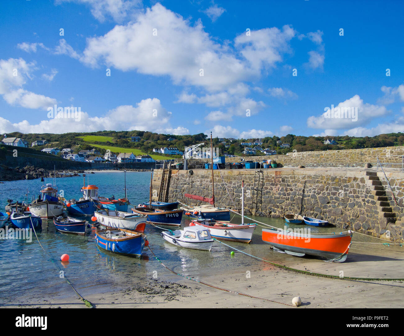 Coverack Village Harbour, Lizard Peninsula, Cornwall, England, UK in ...