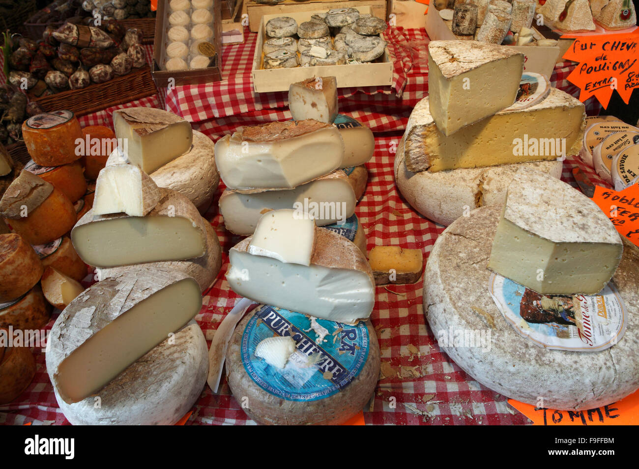 France cheese shop hi-res stock photography and images - Alamy