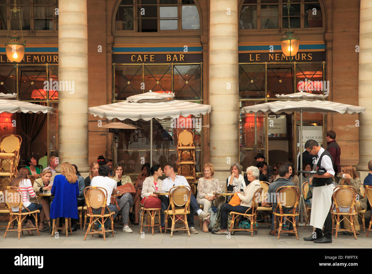 France, Paris, bar, cafe, people Stock Photo - Alamy