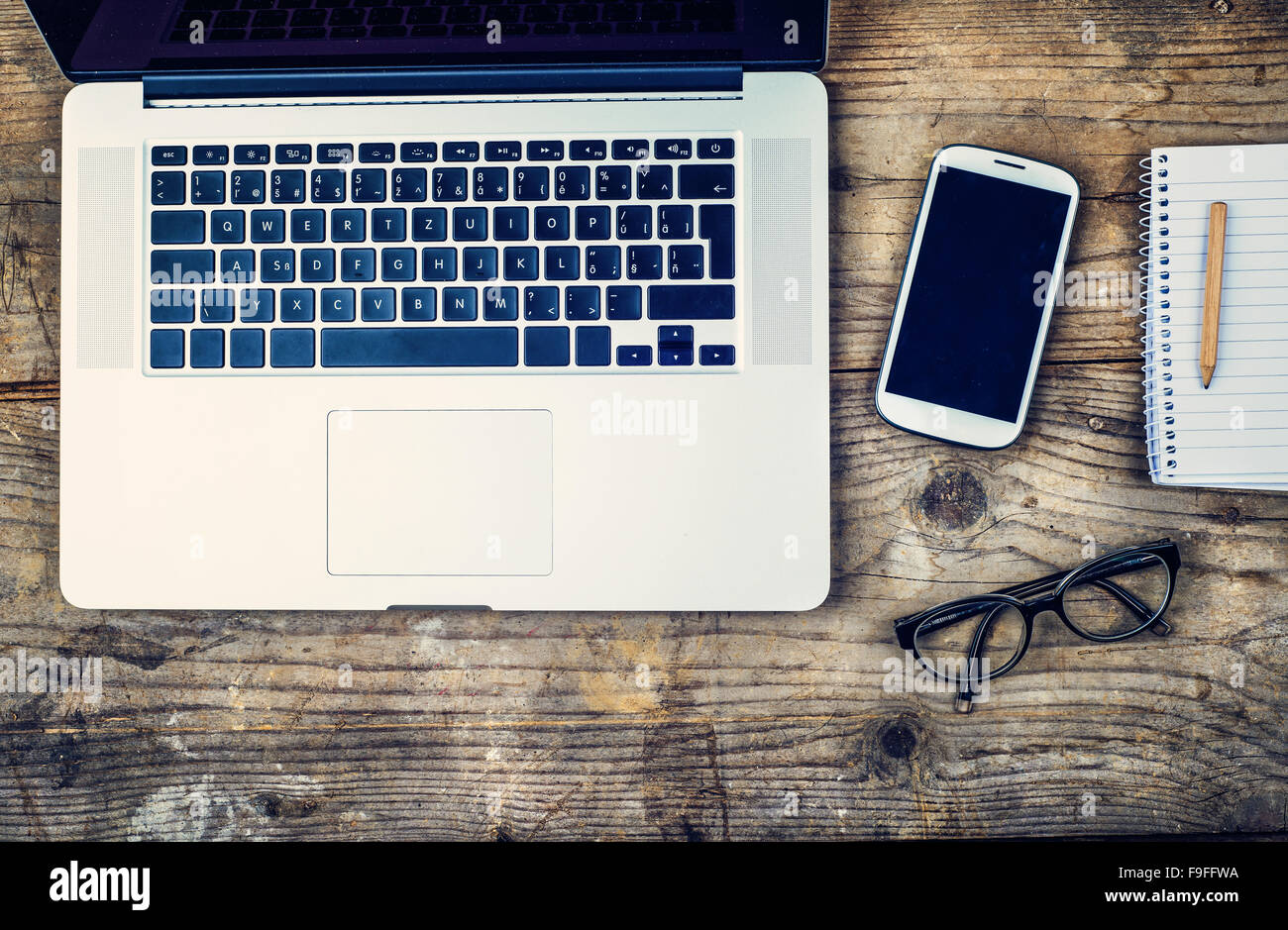 Office table hi-res stock photography and images - Alamy