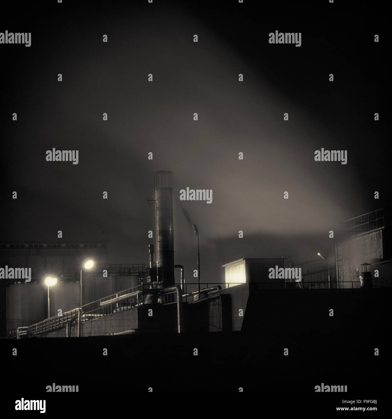 Sky smoke buildings buildings smoke hi-res stock photography and images ...