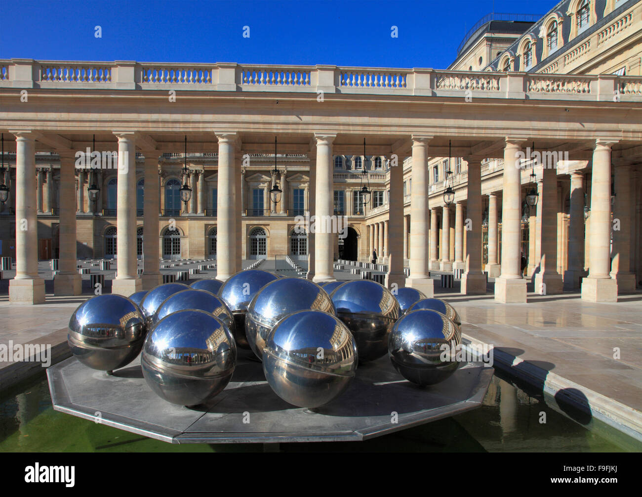 Courtyard Of Palais Royal High Resolution Stock Photography and Images ...
