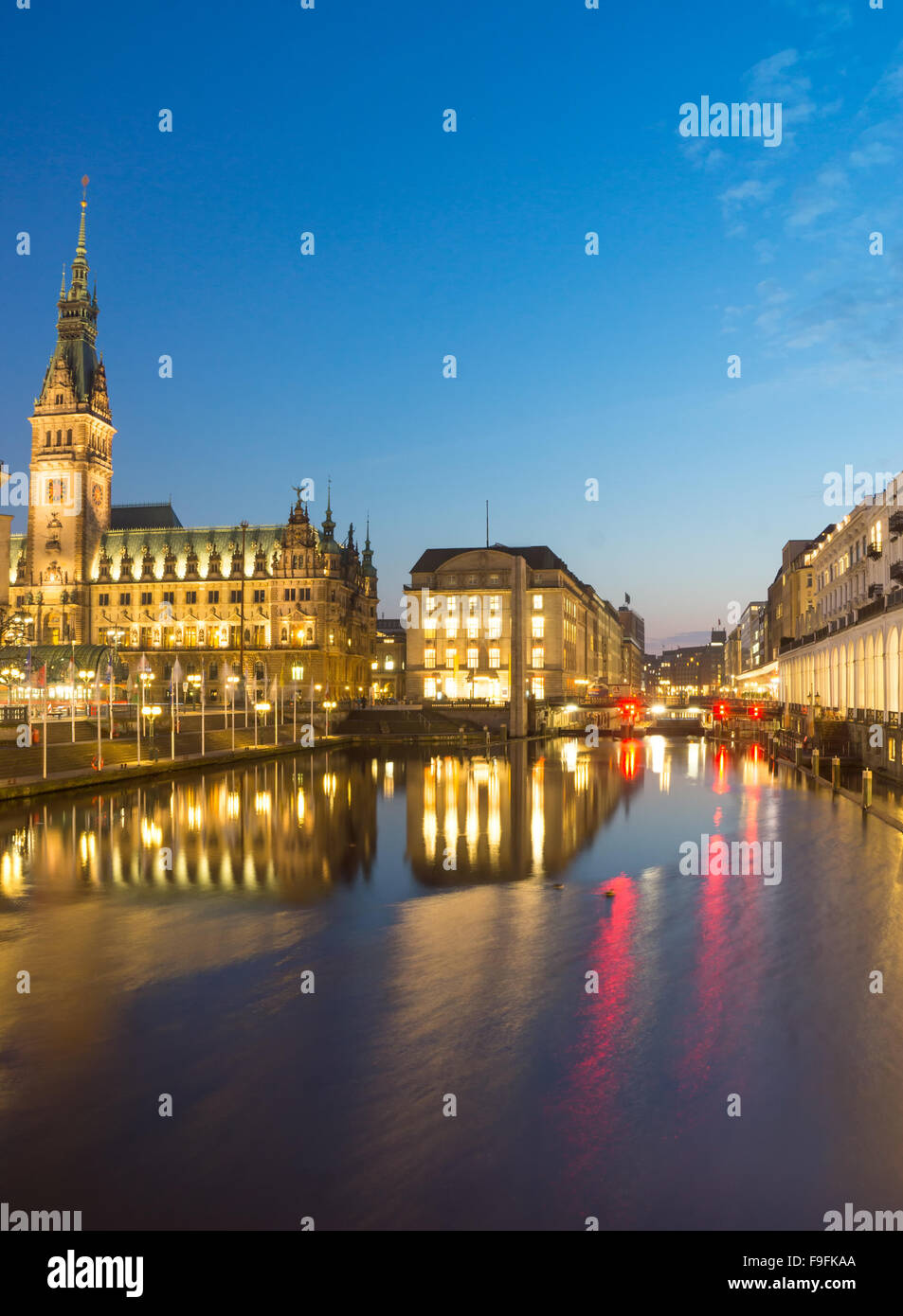 The townhall and the Alsterfleet in Hamburg at night Stock Photo - Alamy