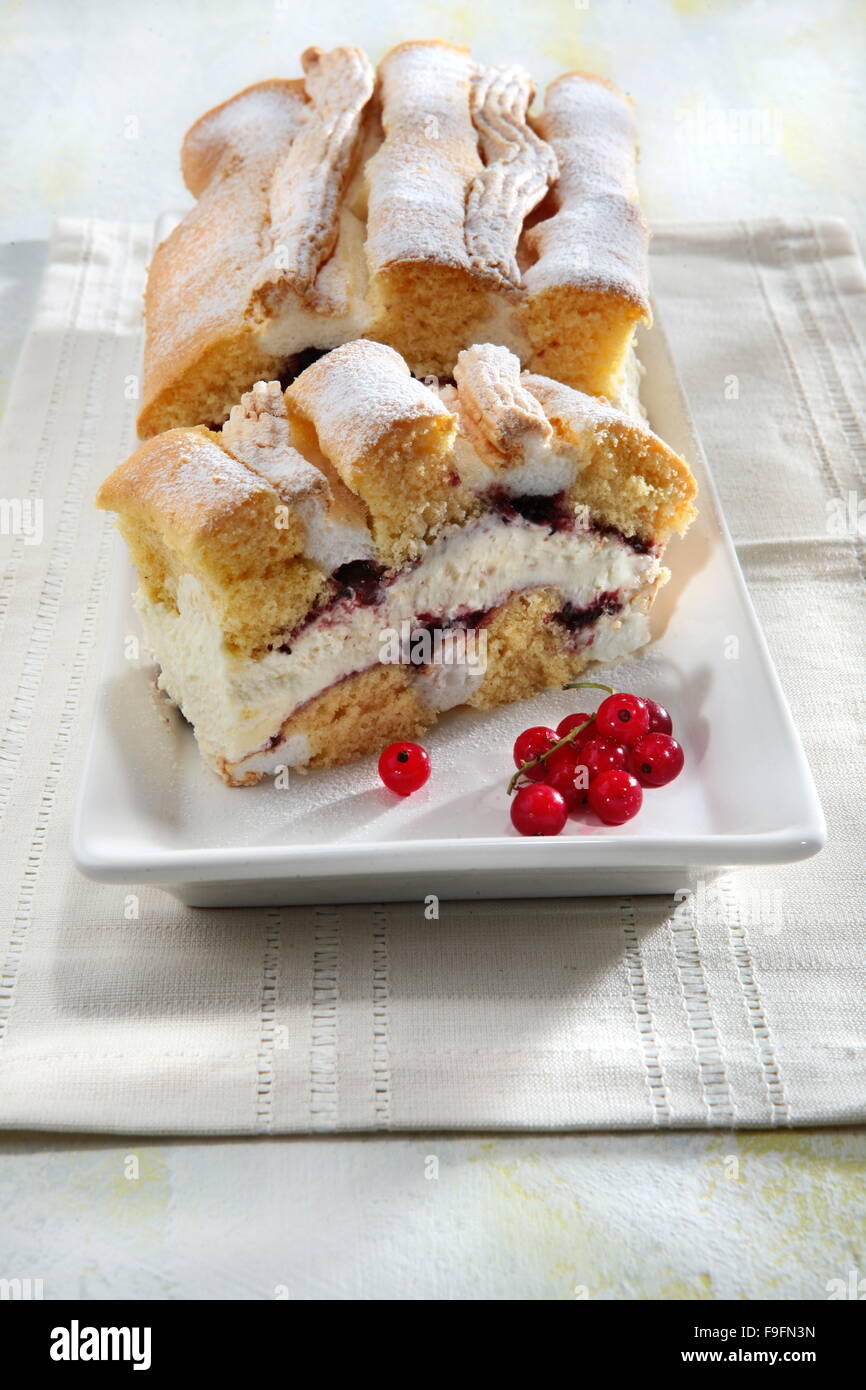 Cake de luxe hi-res stock photography and images - Alamy
