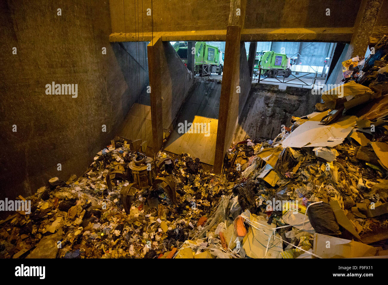 Disposal hopper hi-res stock photography and images - Alamy