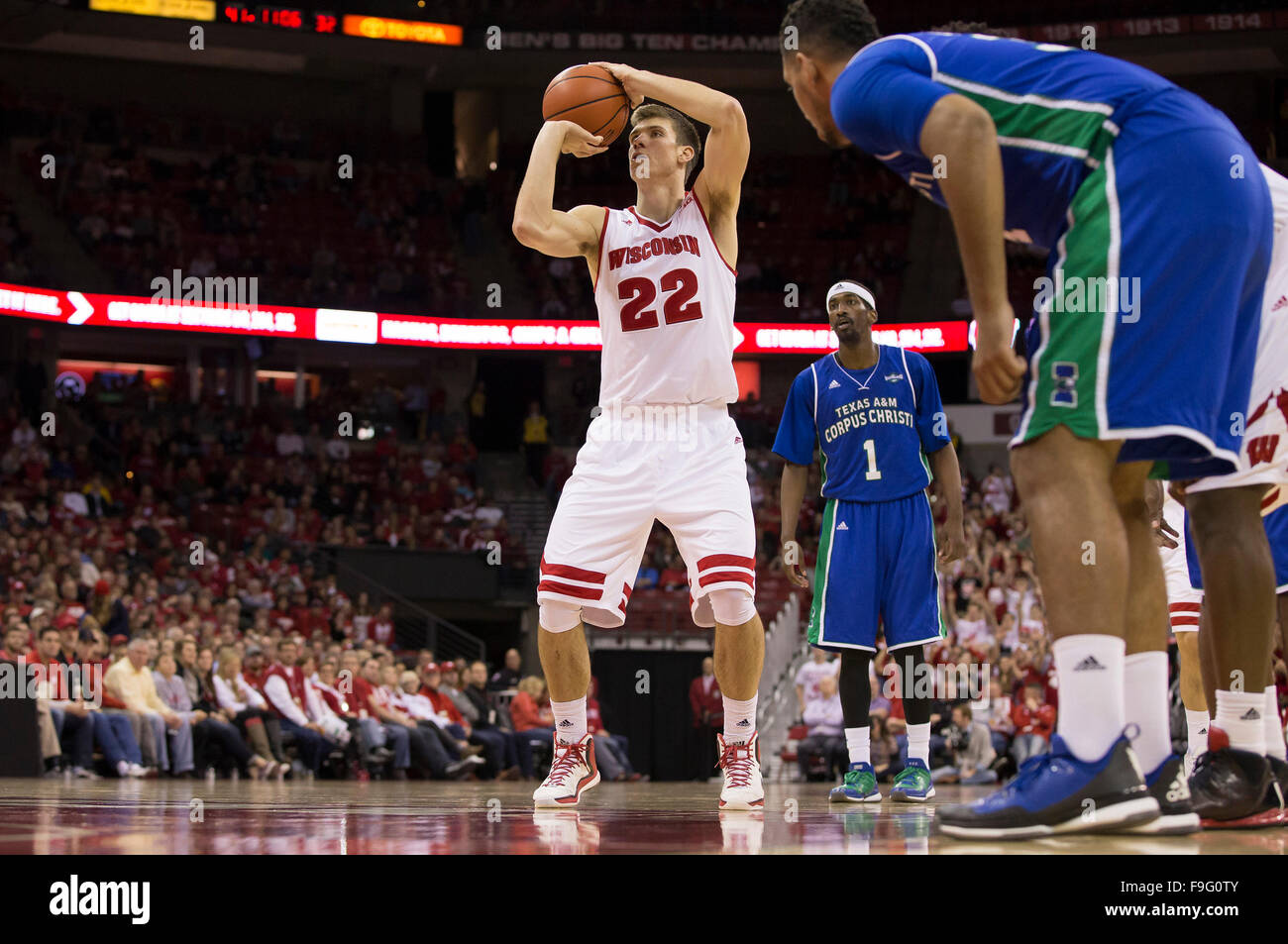 Madison, WI, USA. 15th Dec, 2015. Wisconsin Badgers forward Ethan Happ ...
