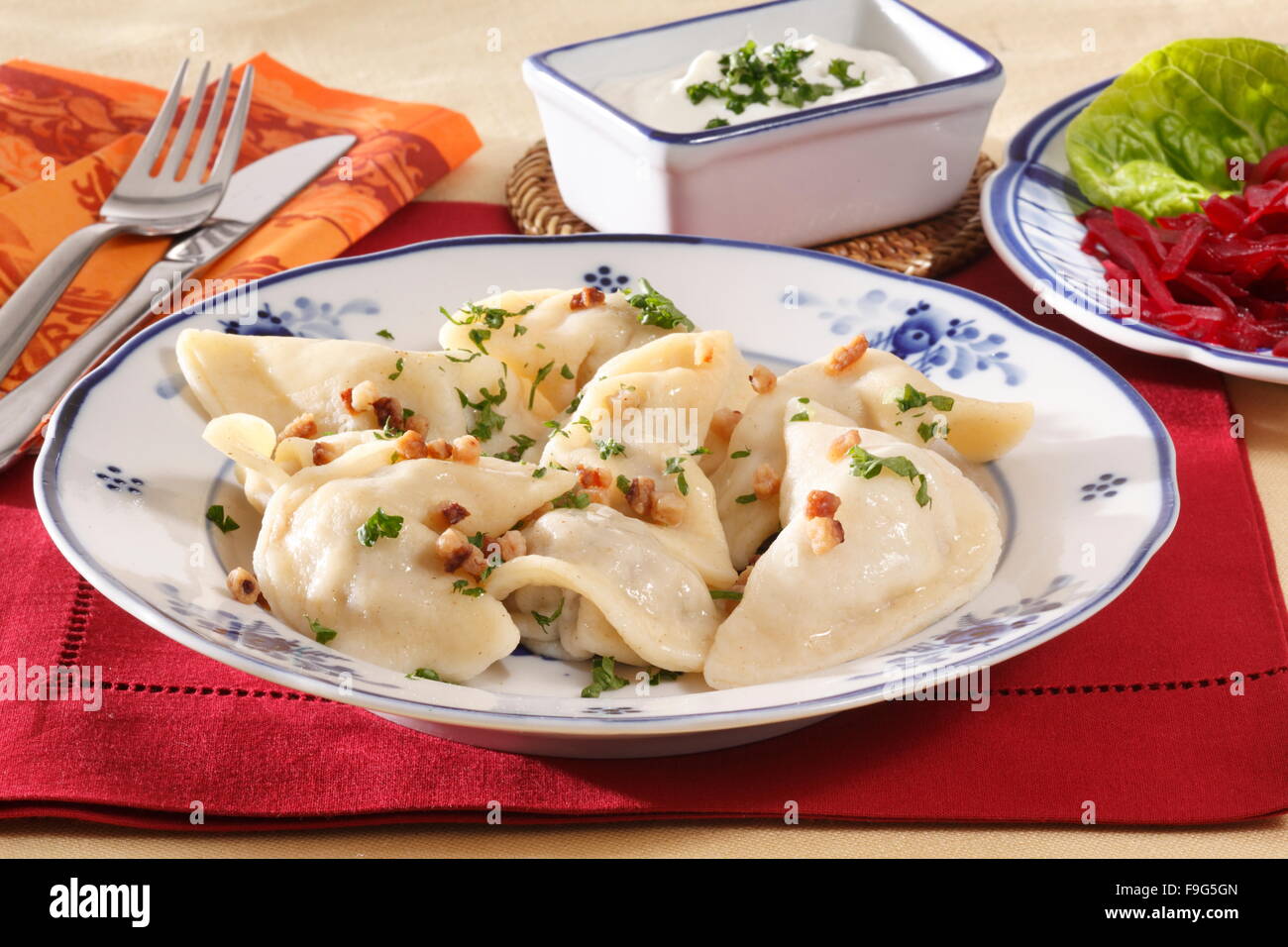 Pelmeni + steps Stock Photo - Alamy