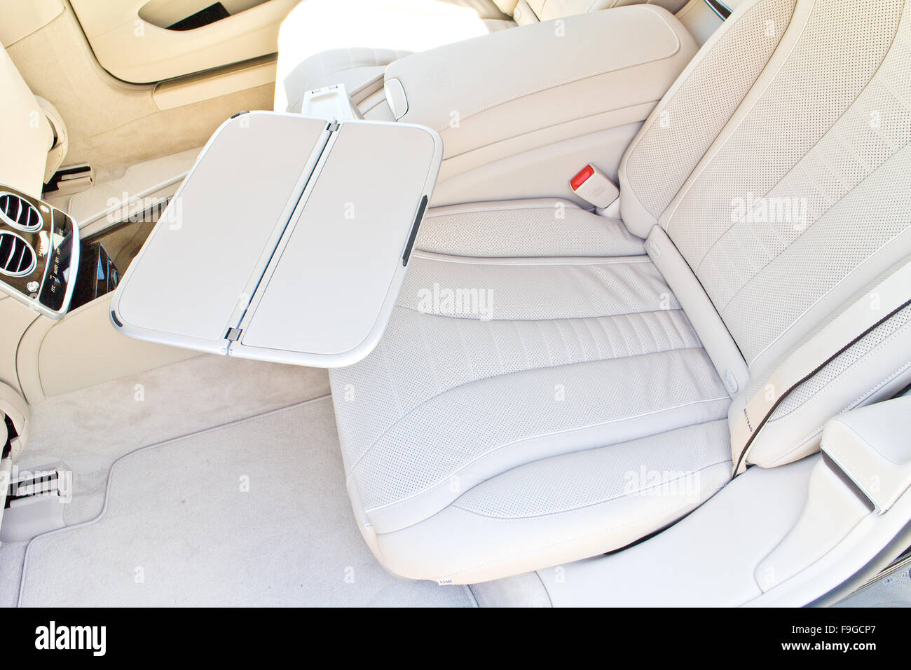 Maybach rear hi-res stock photography and images - Alamy