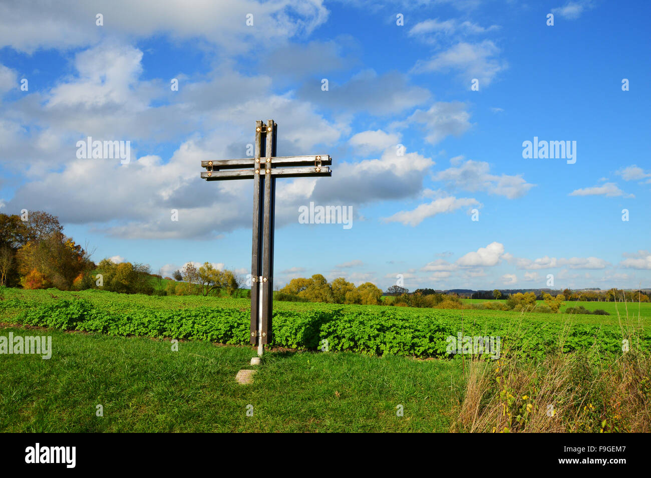 Cross and nature hi-res stock photography and images - Alamy
