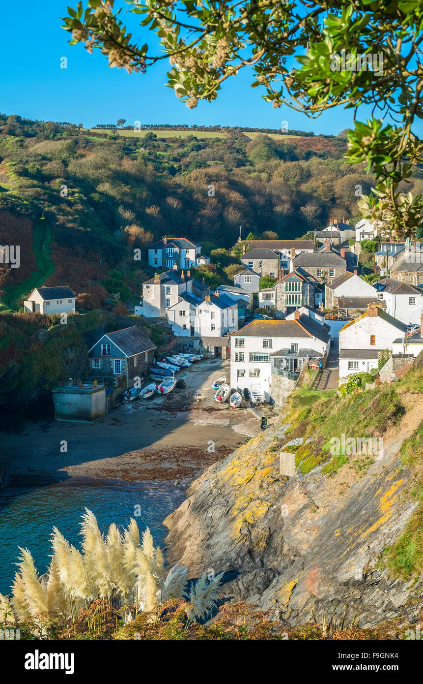The coastal village of Portloe in Cornwall, England, UK Stock Photo - Alamy