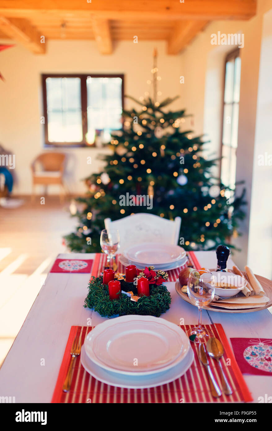 Dining table set for traditional Christmas dinner Stock Photo - Alamy