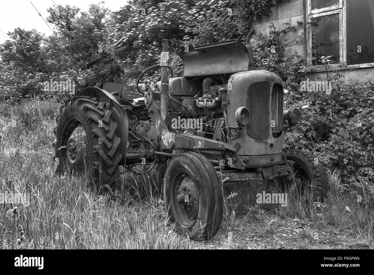 Broken tractor hi-res stock photography and images - Alamy