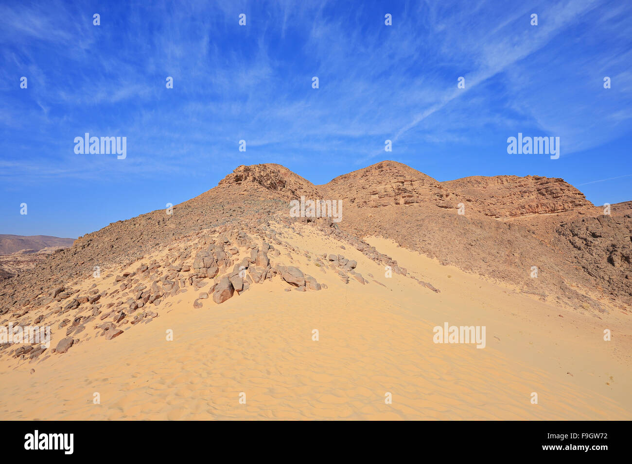 Safari tour with mountains hi-res stock photography and images - Alamy