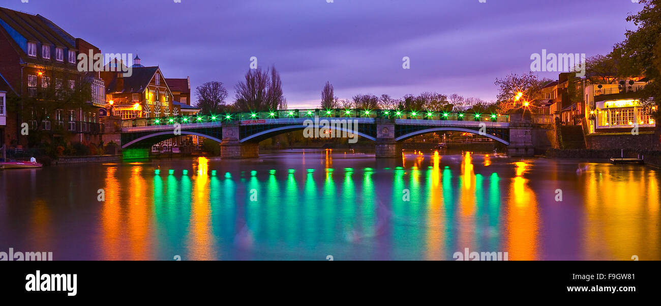 Windsor bridge hi-res stock photography and images - Alamy