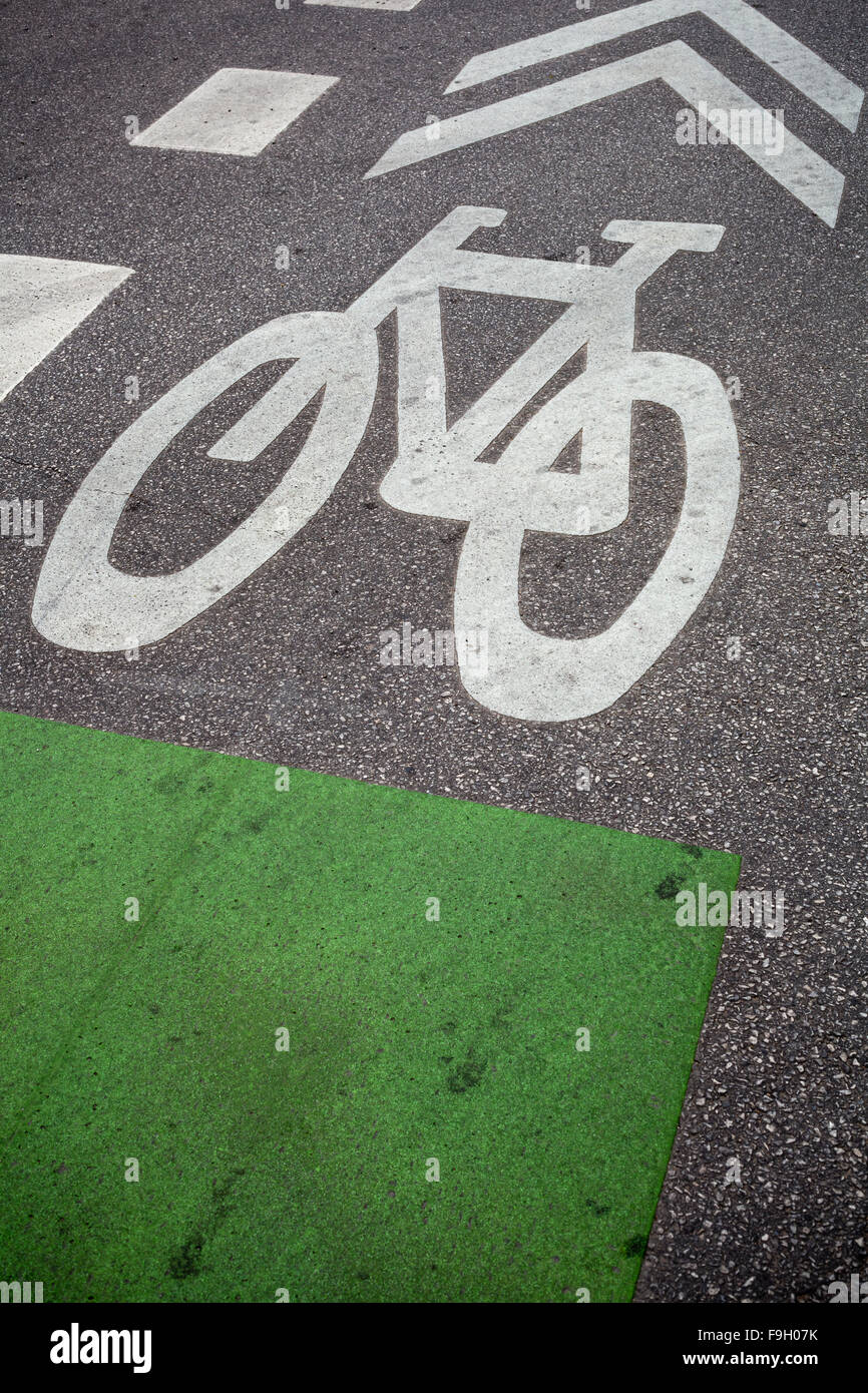 Bicycle lane hi-res stock photography and images - Alamy