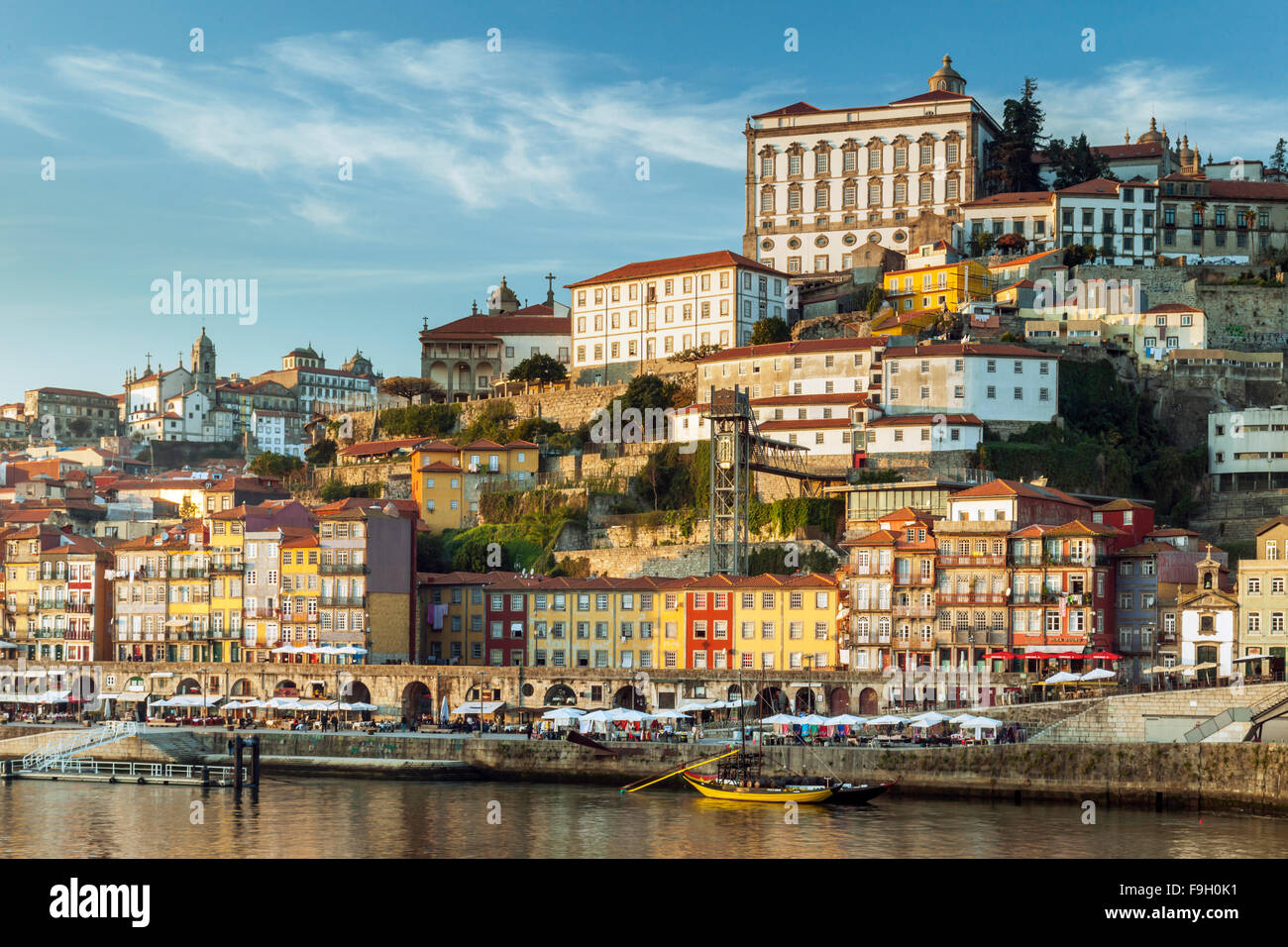 Porto old town hi-res stock photography and images - Alamy