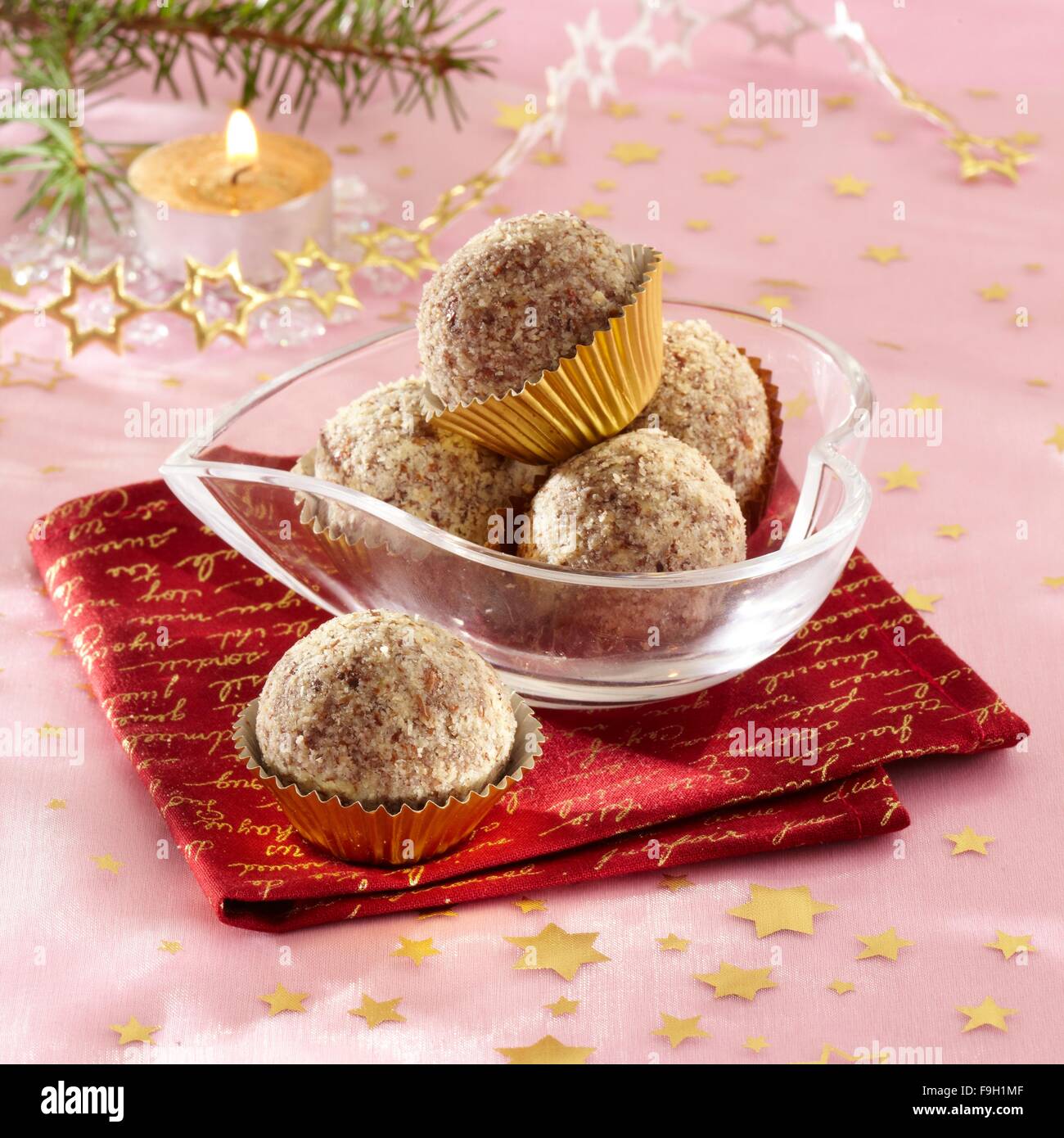 Hazelnut wafer balls hi-res stock photography and images - Alamy