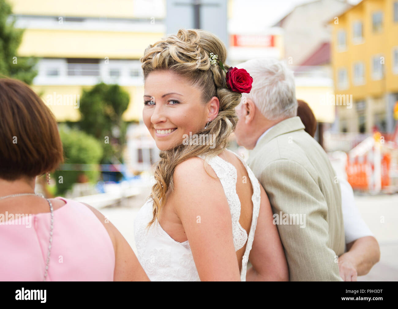 Family portrait outside church hi-res stock photography and images - Alamy