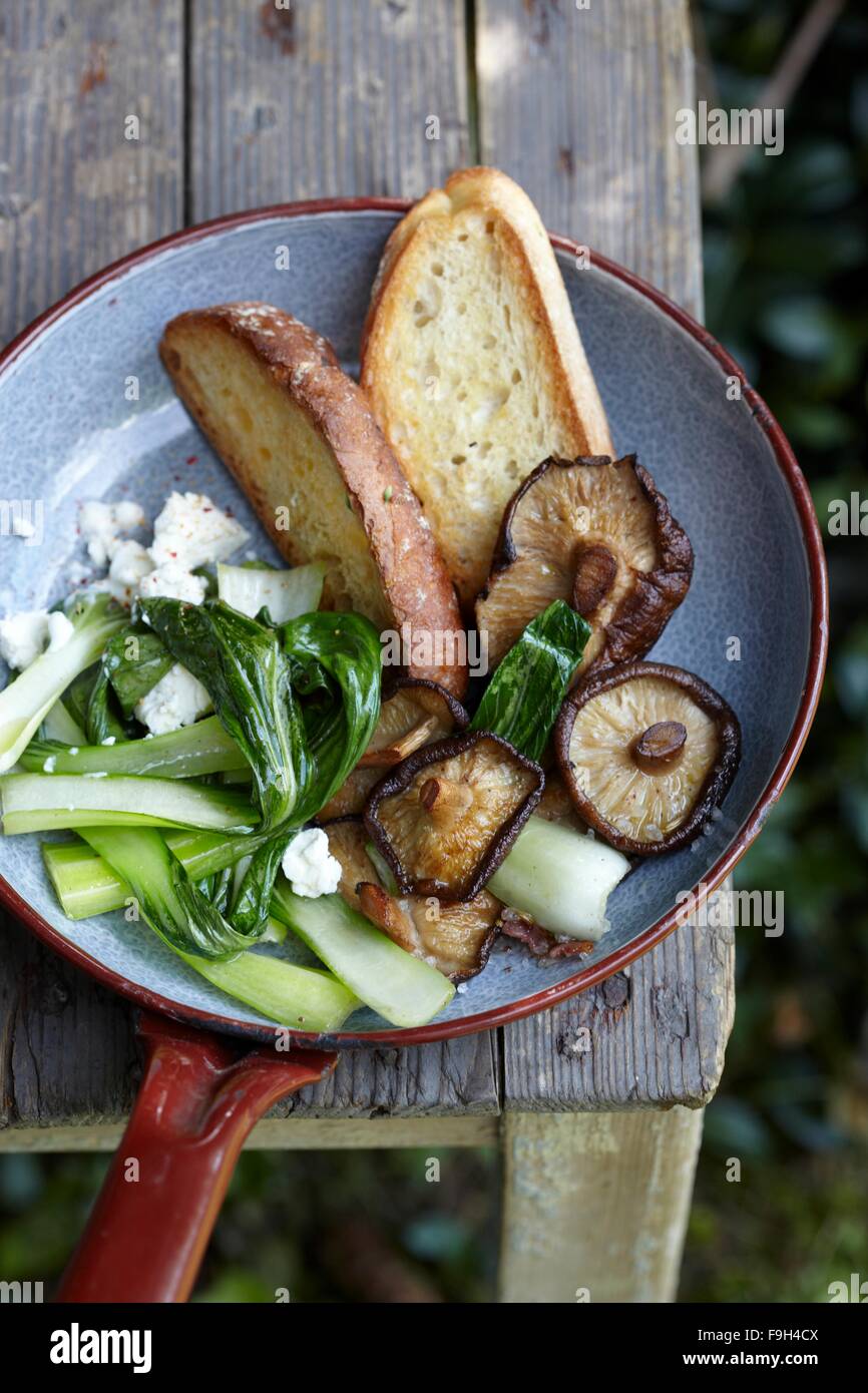 Shitake with Chinese Salad Stock Photo - Alamy
