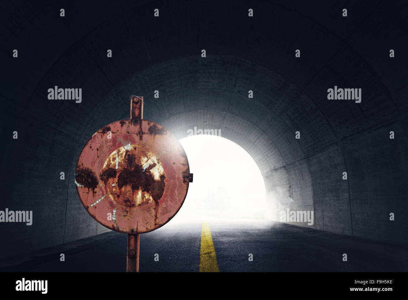 Tunnel road sign hi-res stock photography and images - Alamy