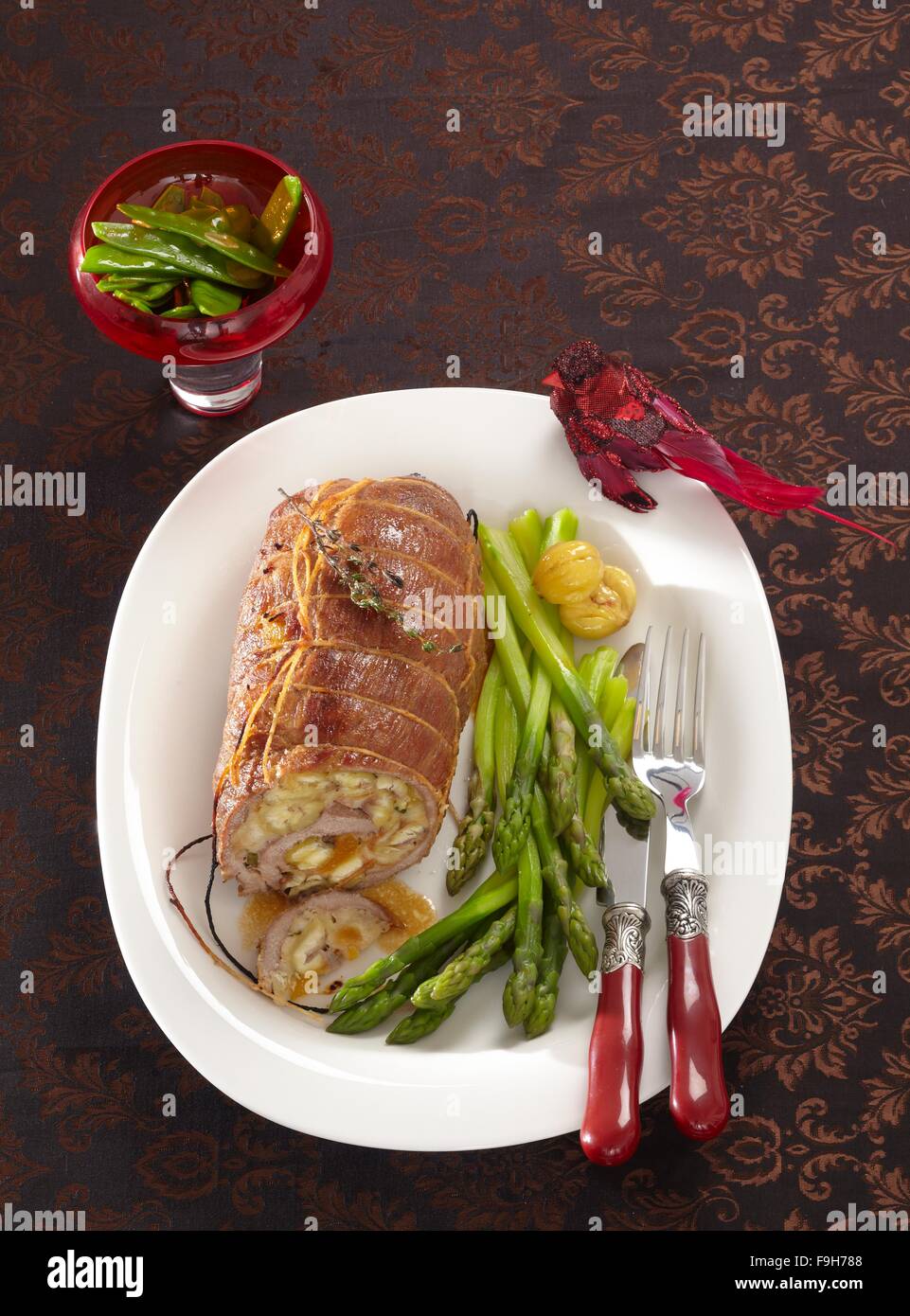 Veal stuffing hi-res stock photography and images - Alamy