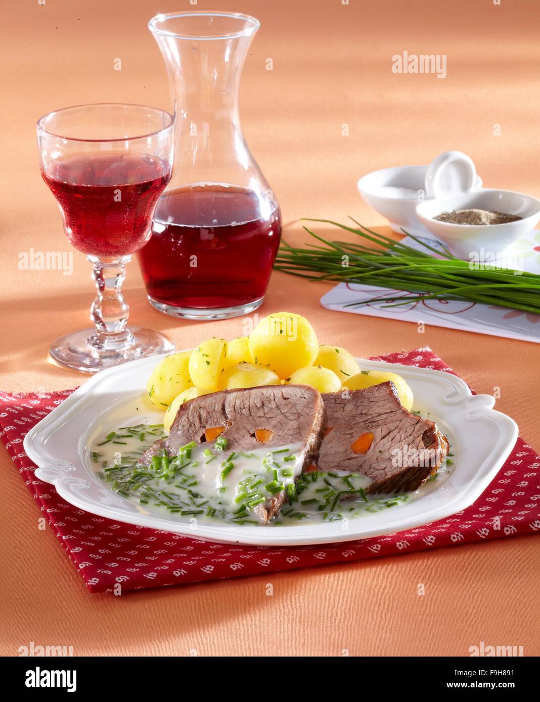 Beef meat with chive sauce hi-res stock photography and images - Alamy